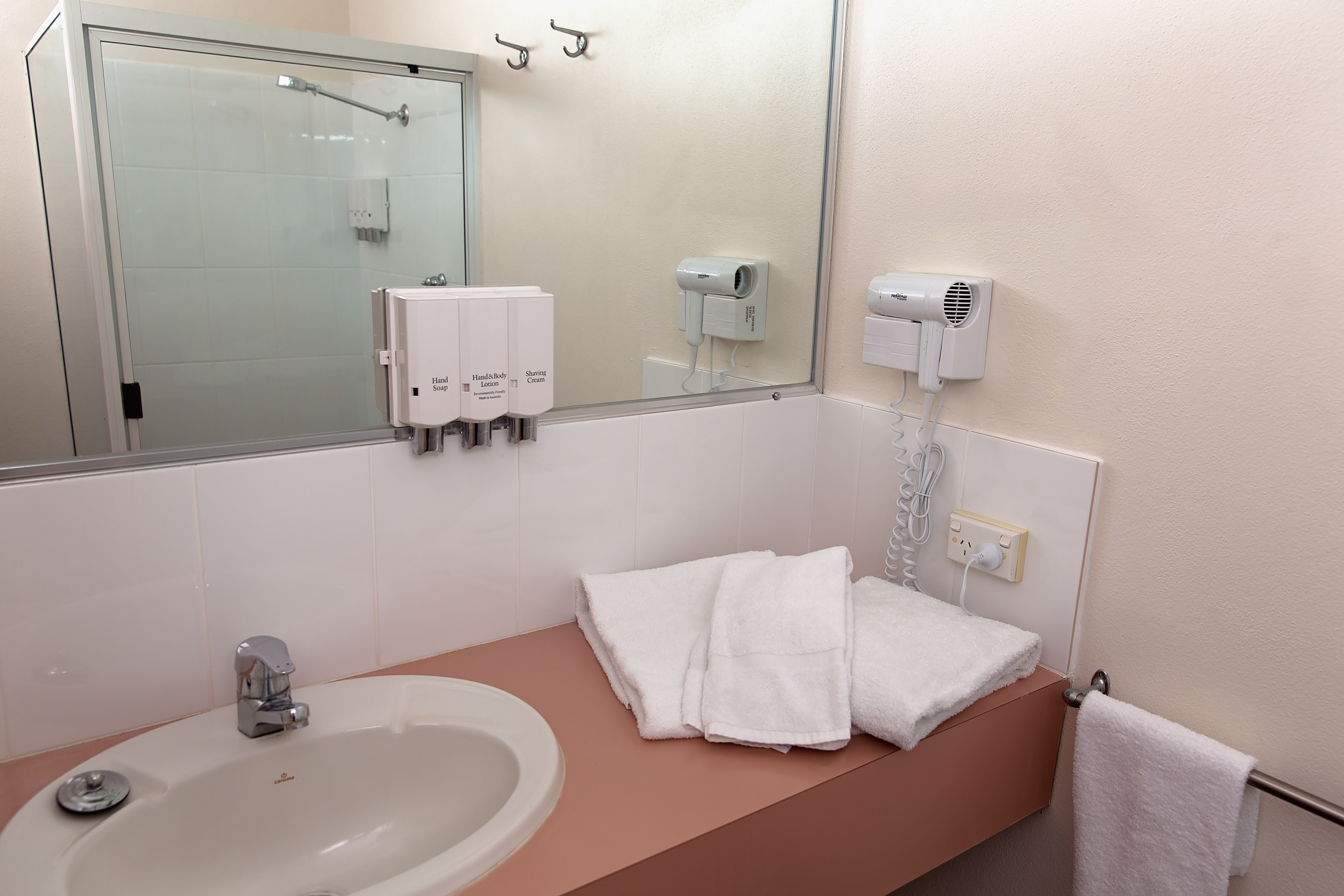 Accommodation - Mackay | White Lace Motor Inn