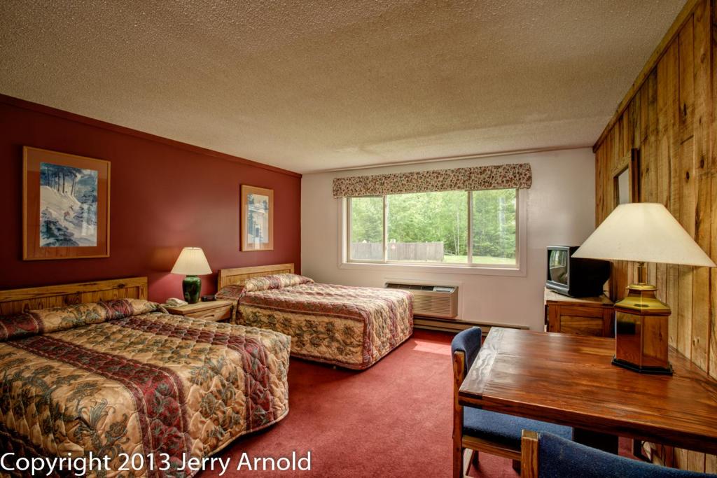 Home | Snowy Owl Inn - a Waterville Valley Hotel