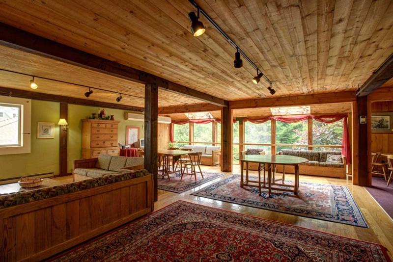 Gallery | Snowy Owl Inn - a Waterville Valley Hotel