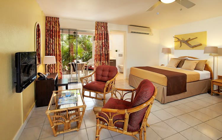 Home | Paradera Park Aruba