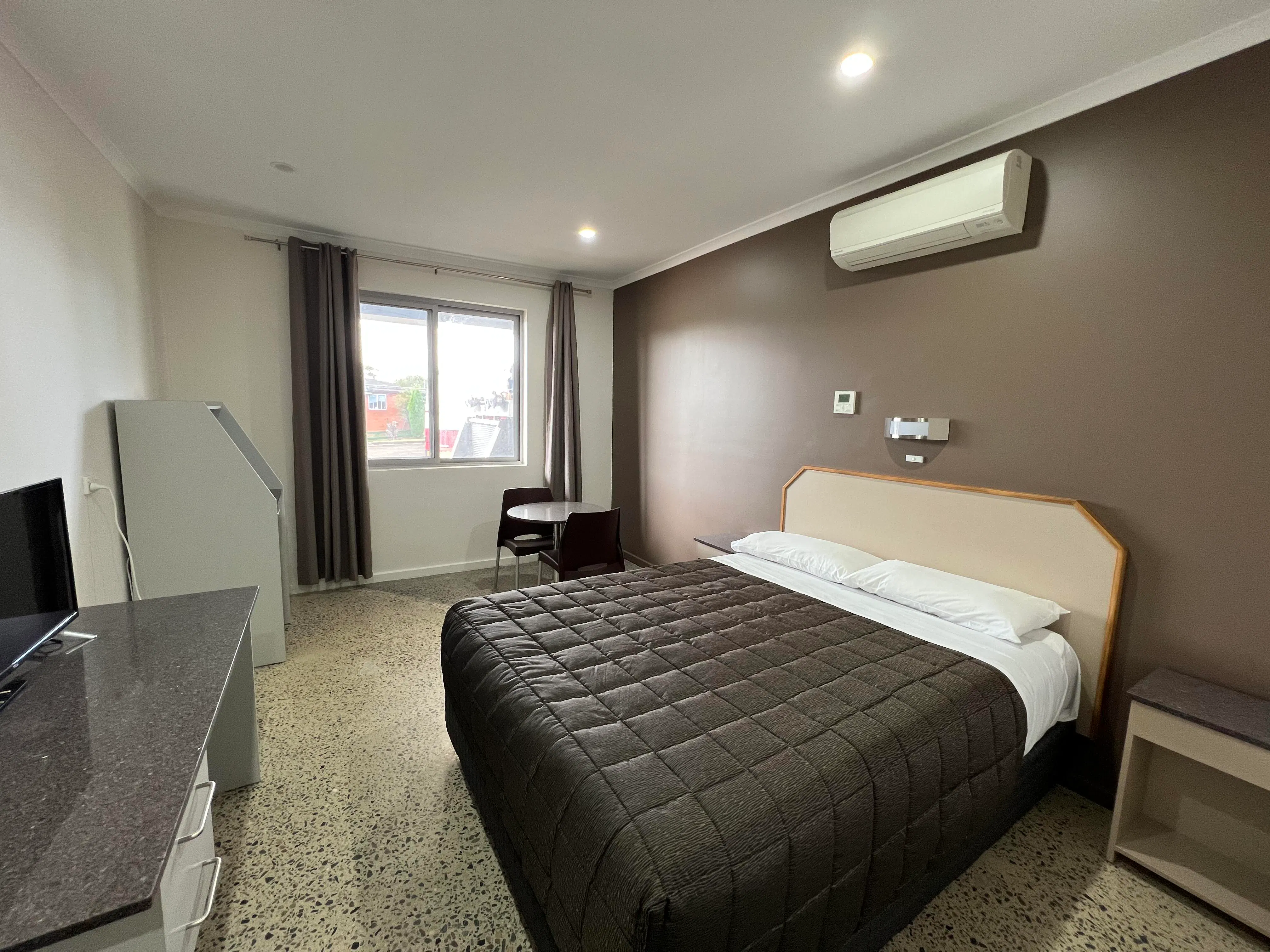 Gallery | Jolly Knight Motel