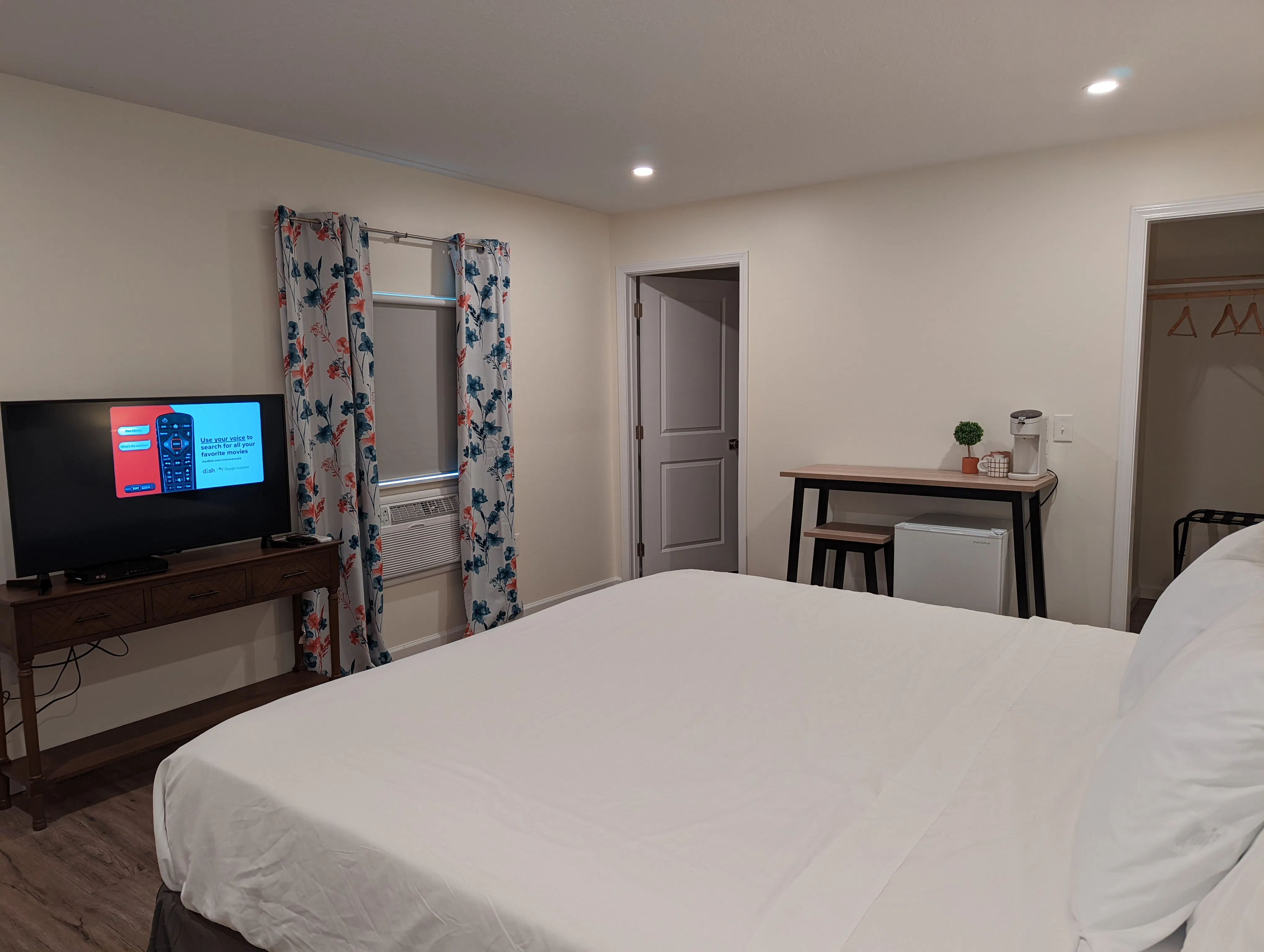 King | The Honey Bee Motel