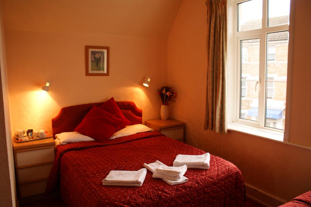 Rooms | The Mount Stuart Hotel