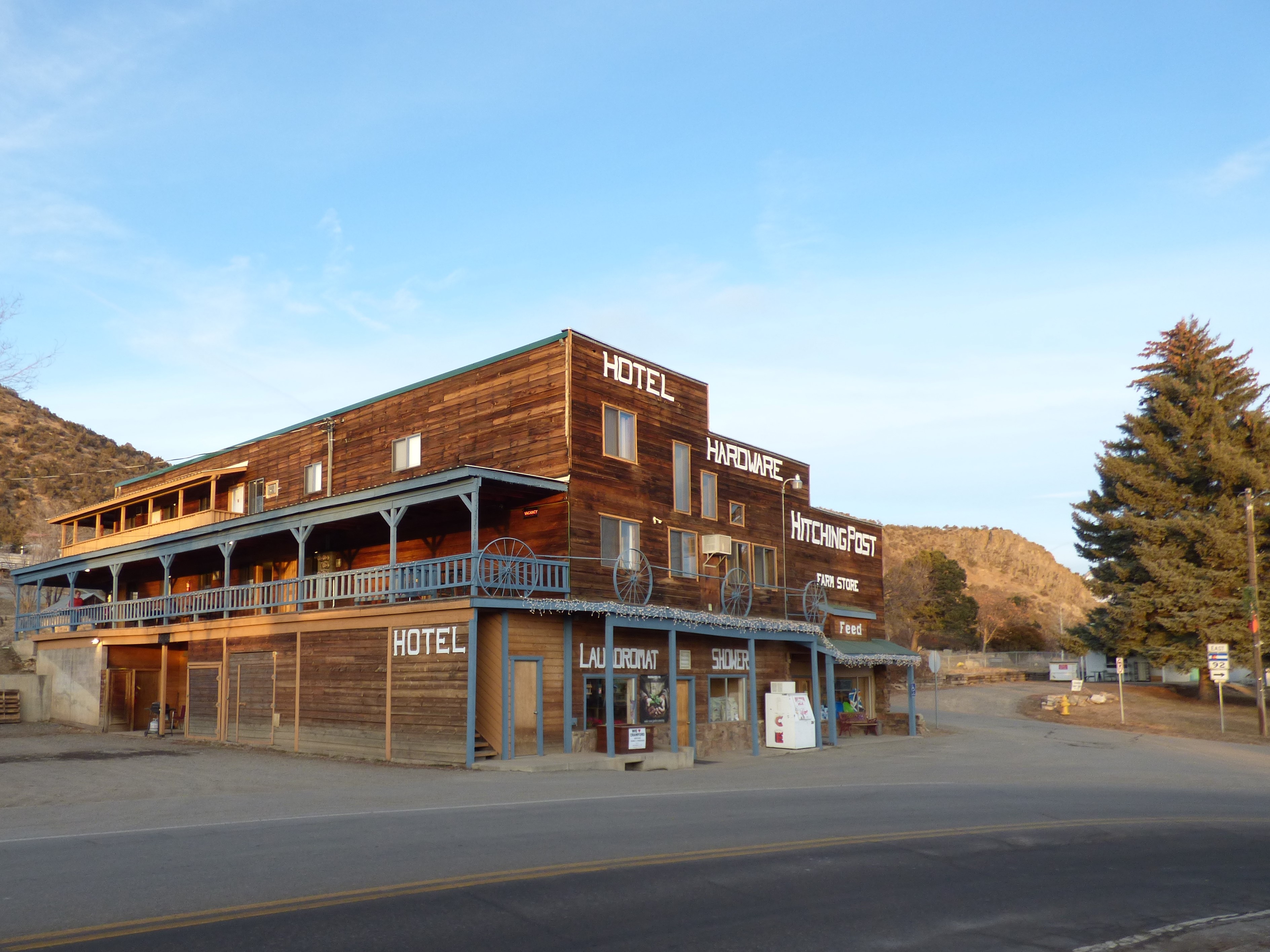 Home | The Hitching Post Hotel And Farm Store