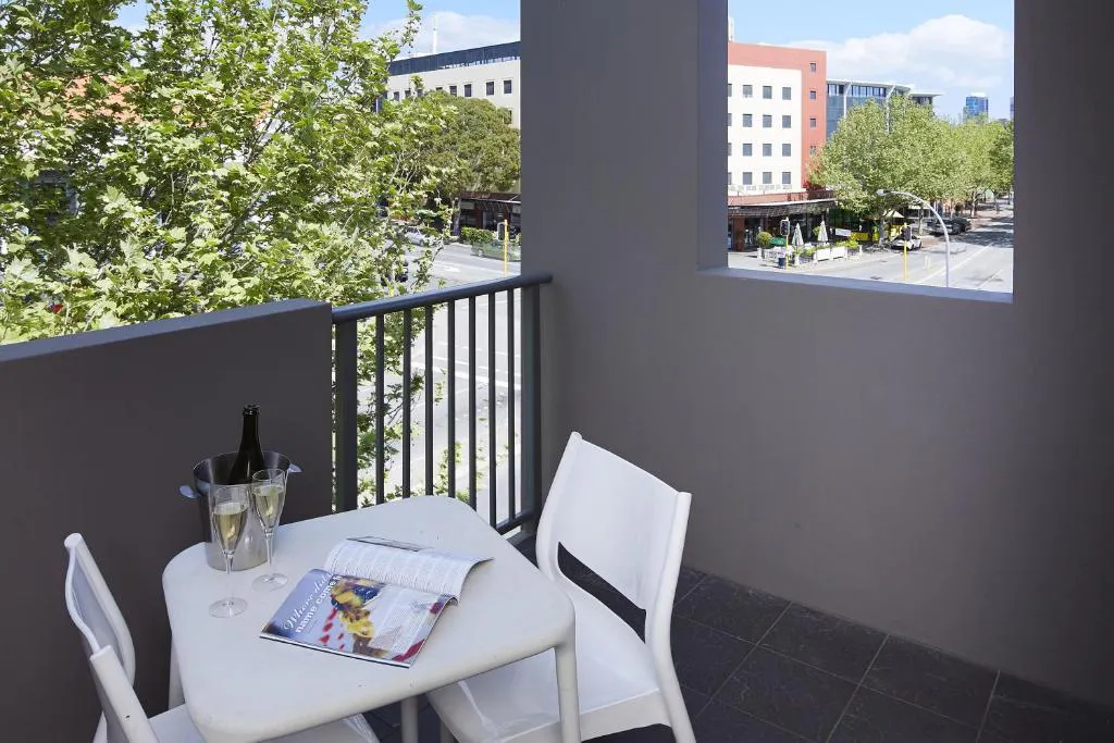 Gallery | East Perth Suites Hotel