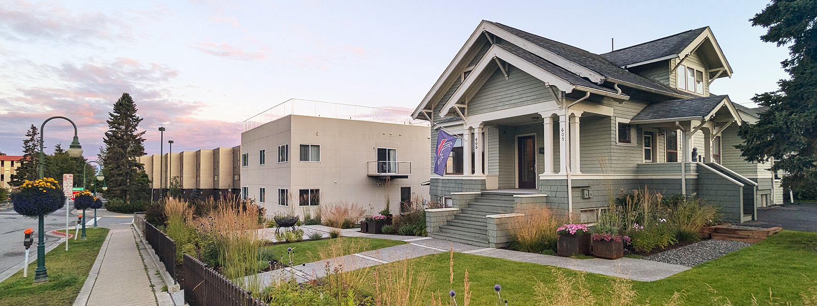 Snob Hollow Inn Downtown Anchorage | Snob Hollow Inn