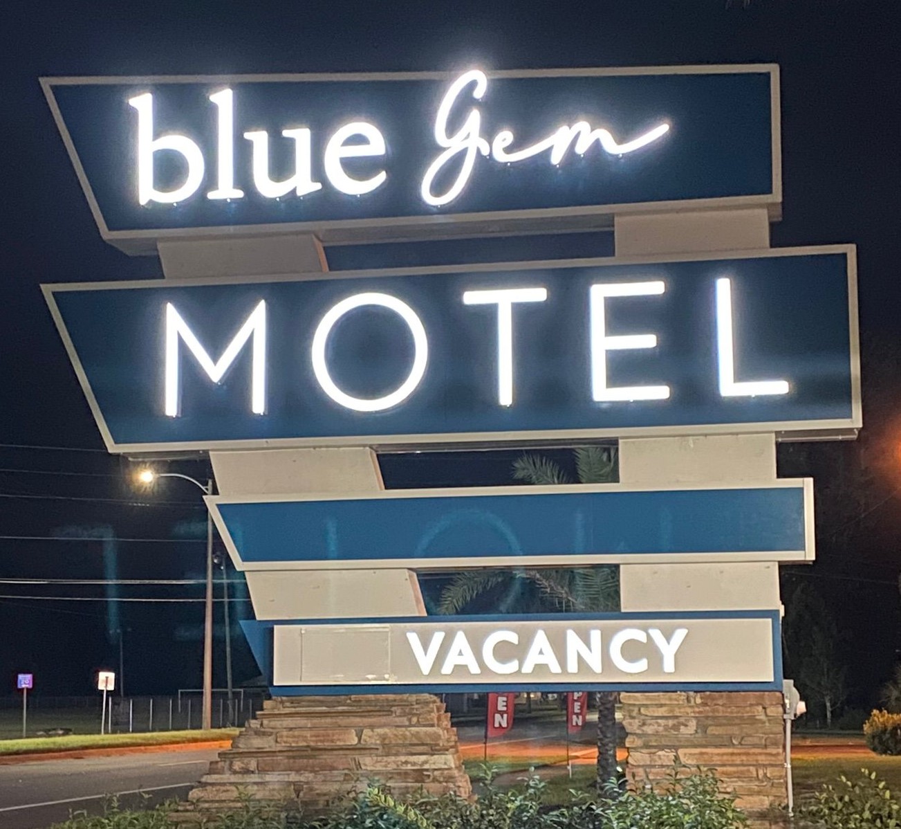 About Us | BlueGem Motel