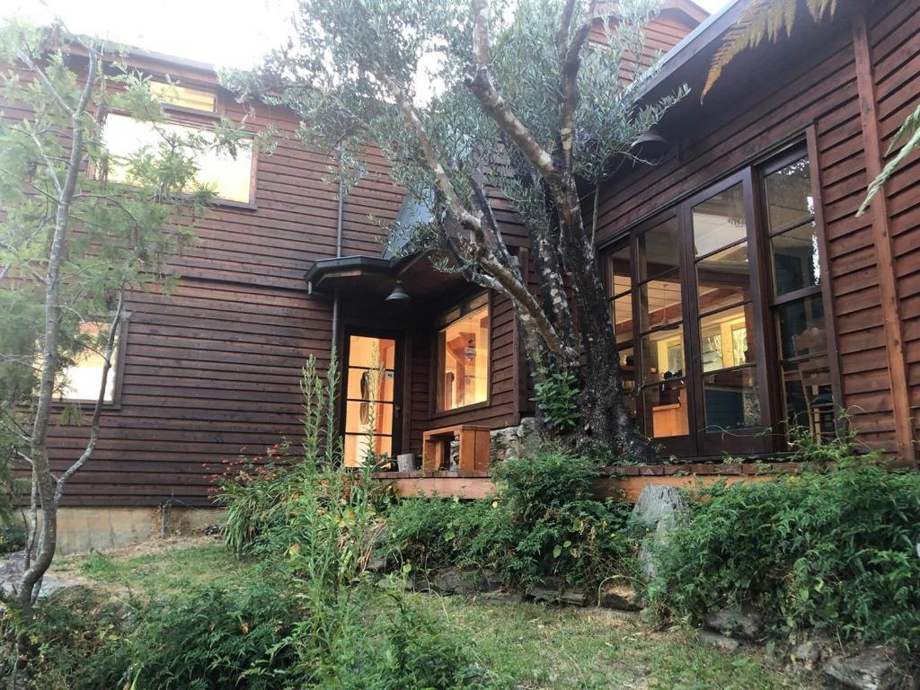 Home | Waterfall Bay