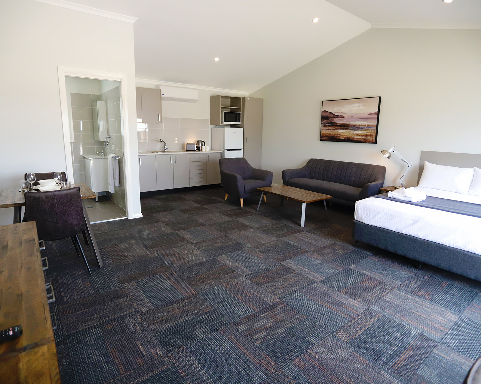 Short & Long Term Acccomodation in Dubbo | Eastend Studio Apartments
