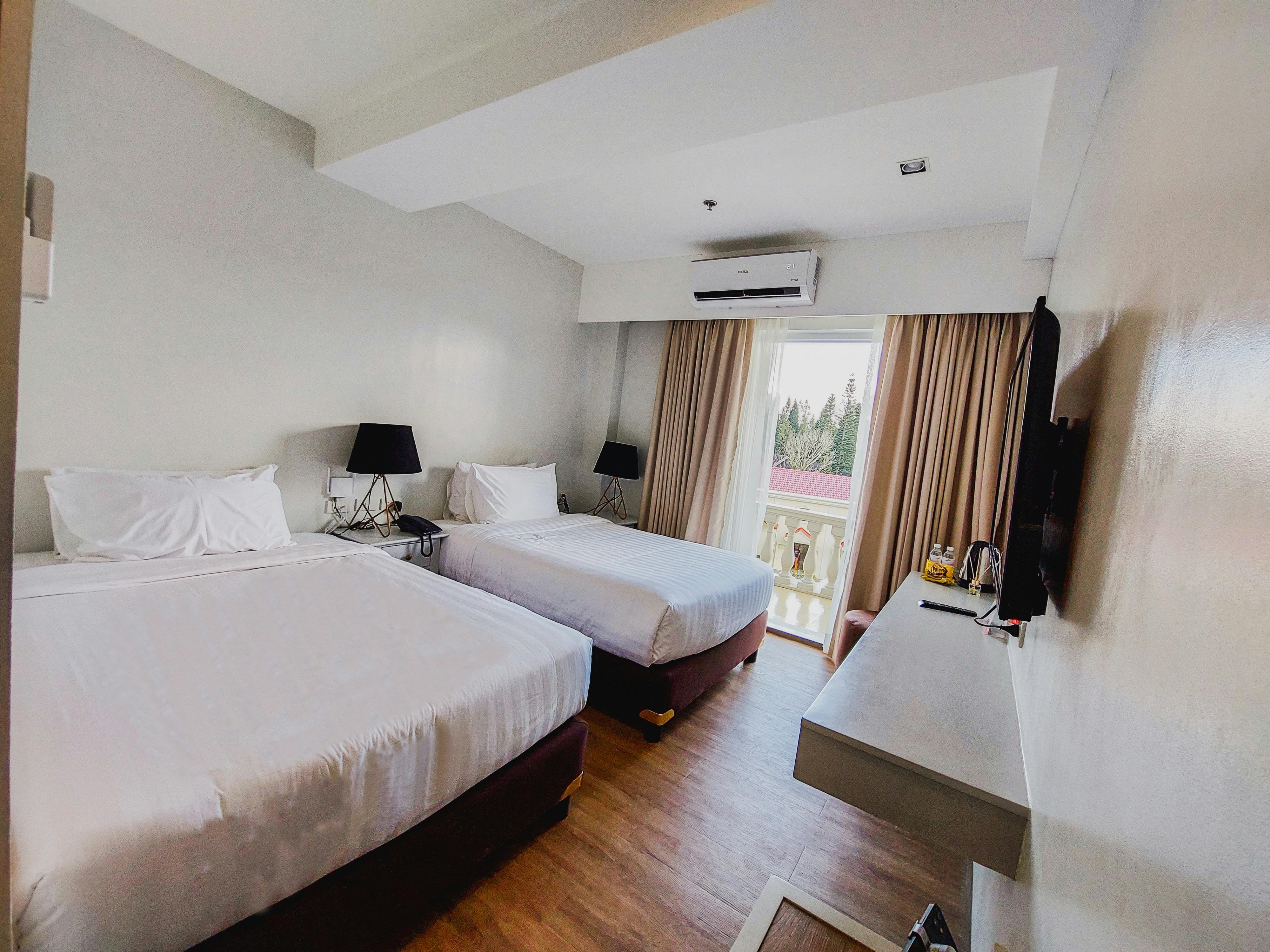 Premiere Room with Veranda | Via Appia Tagaytay