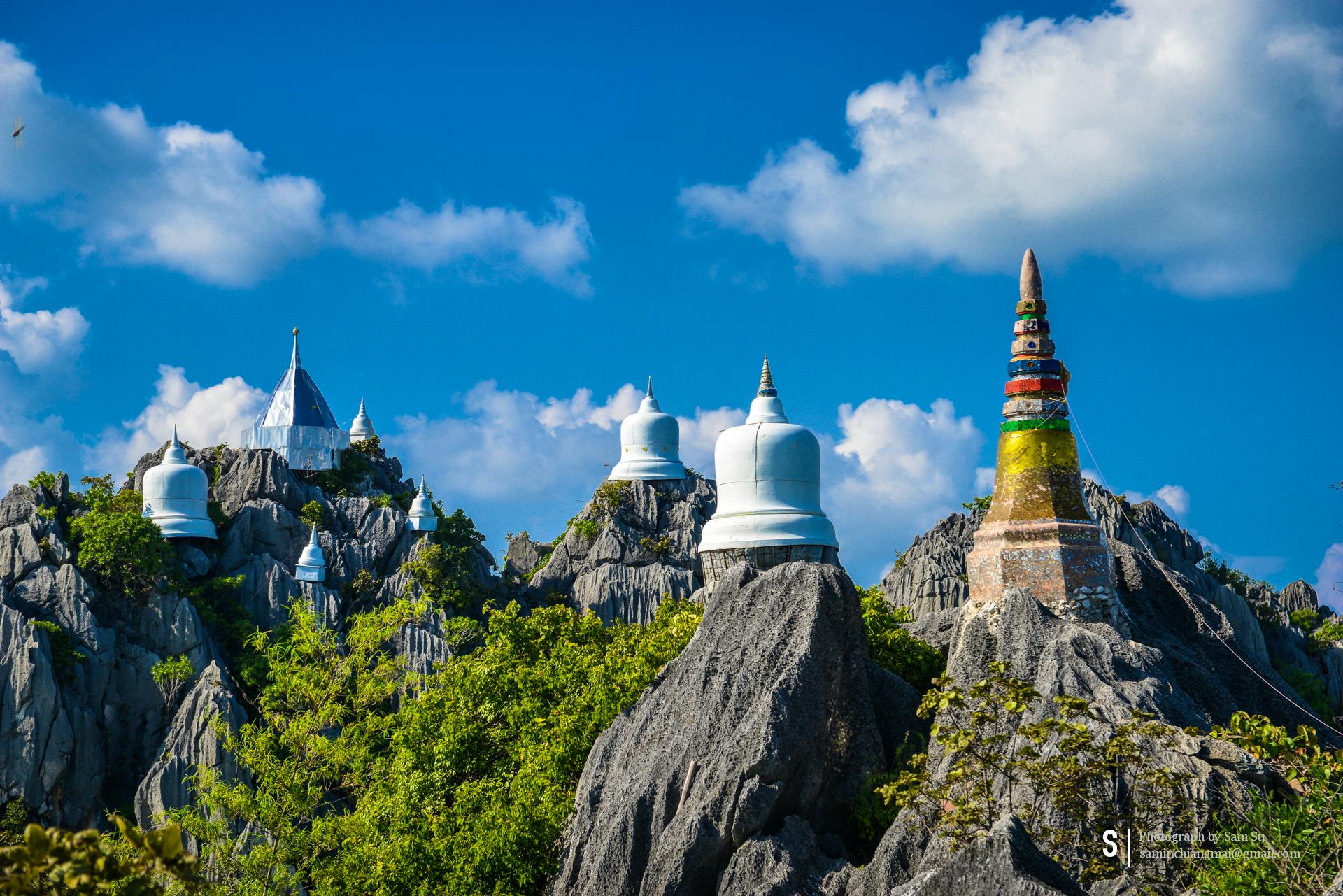 Wat Chaloem Phra Kiat Phrachomklao Rachanusorn | Hongkhao Village