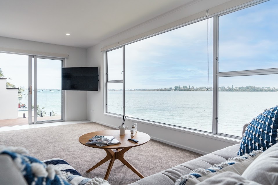 Kiwi Motels | Harbour View Motel and Waterfront Apartments