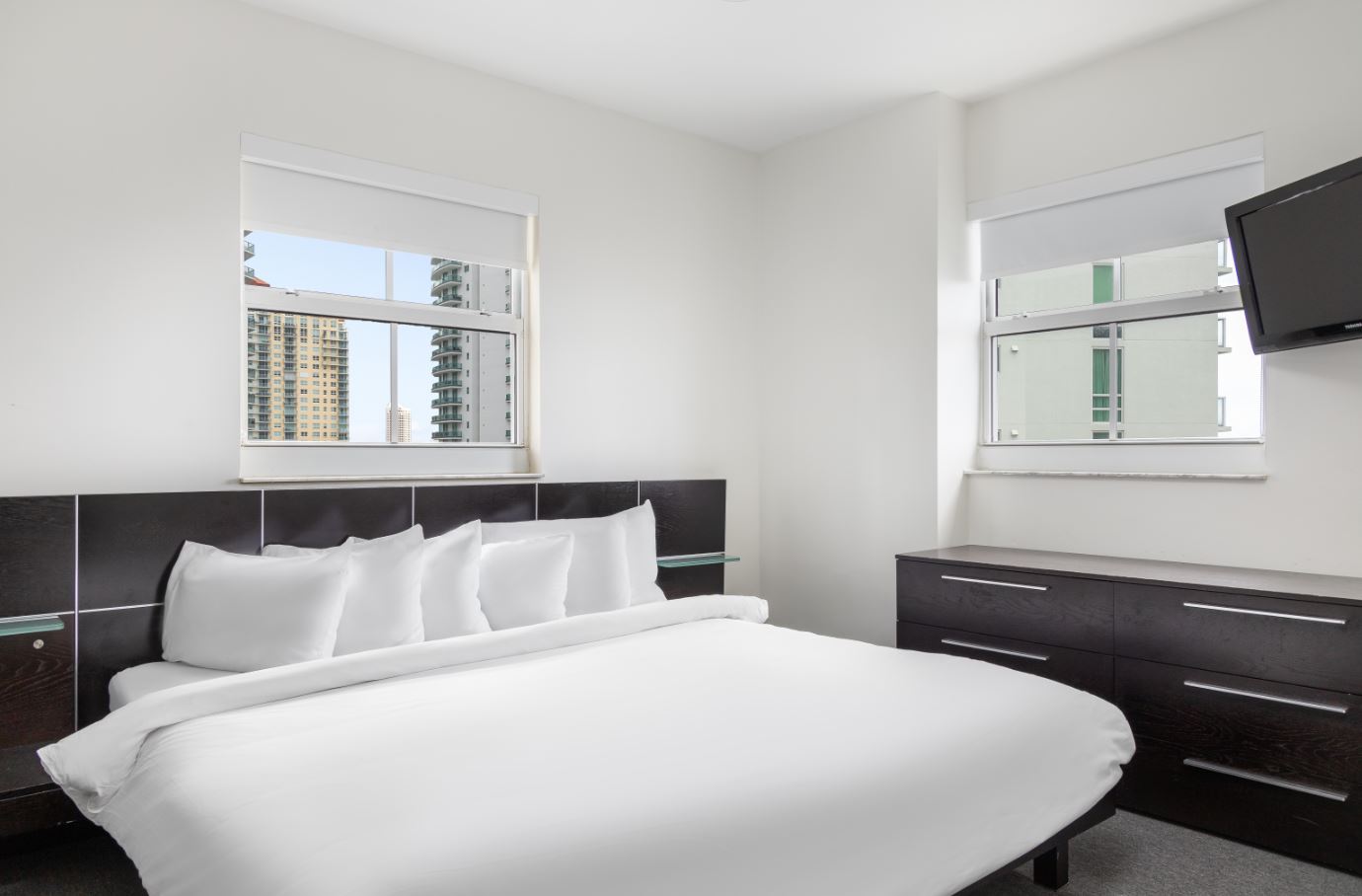 Rooms, Suites, Accommodations | Fortune House Hotel