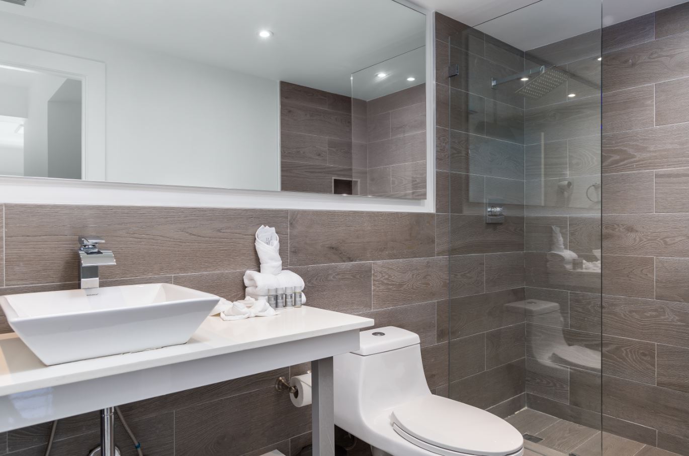 Rooms, Suites, Accommodations | Fortune House Hotel