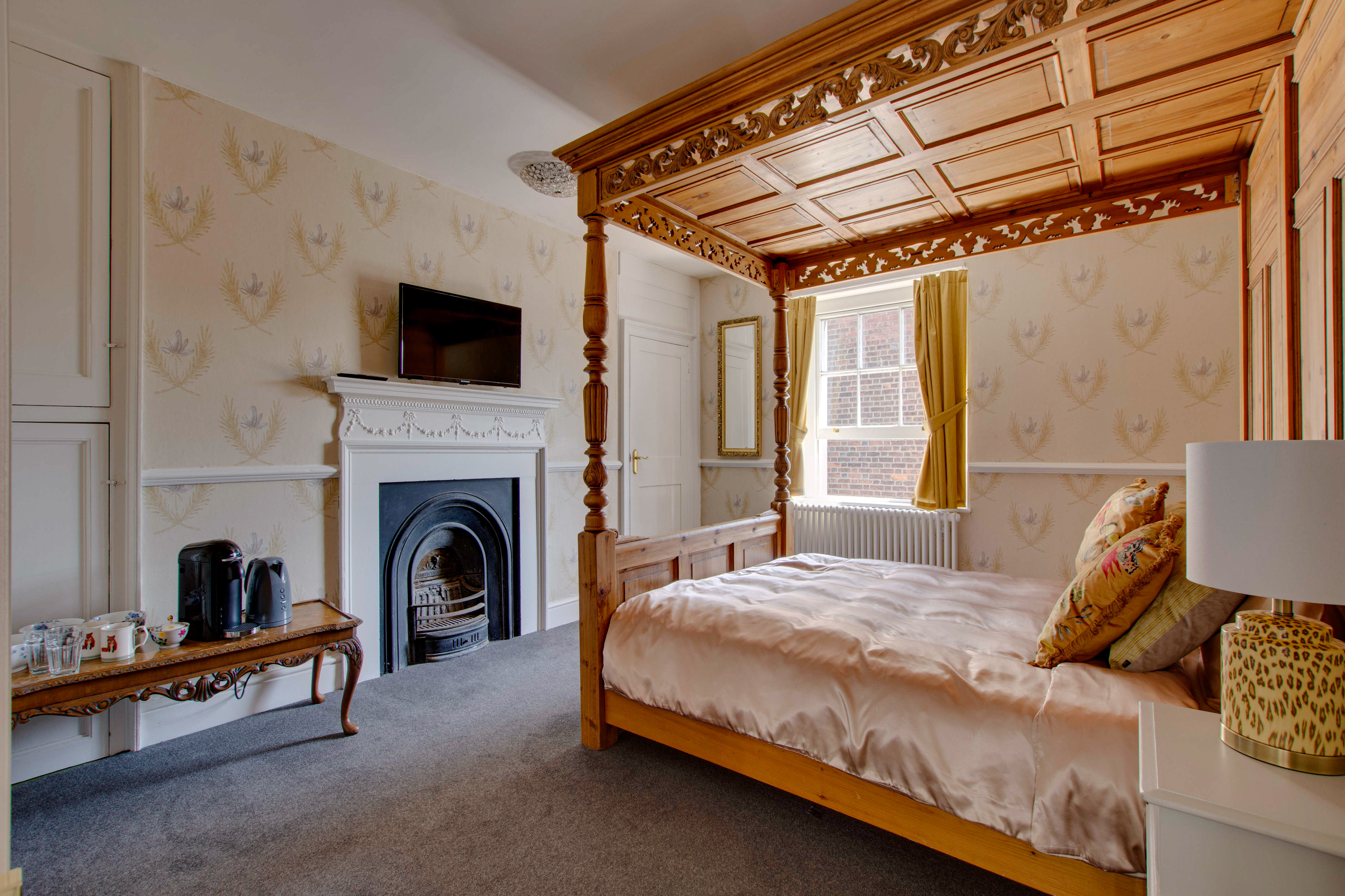 Home | Stone Court House